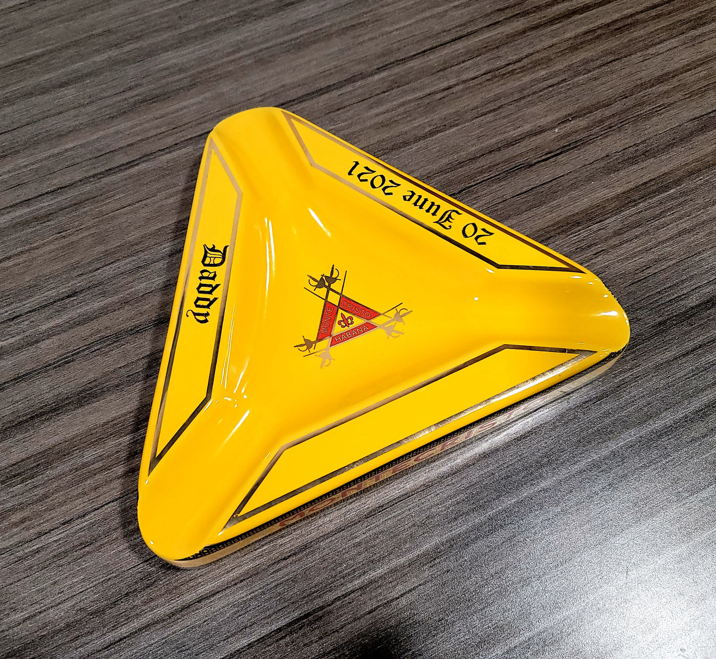 Triangle Montecristo Cigar Ashtray - Classic Yellow - SIKARX